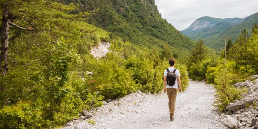 What is the difference between Hiking and Trekking? - HSN